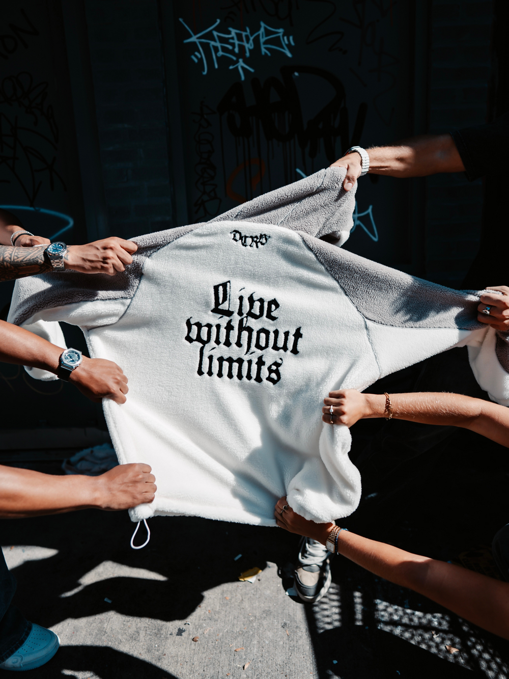 Decarba - The number one Vintage & Streetwear brand for men & women