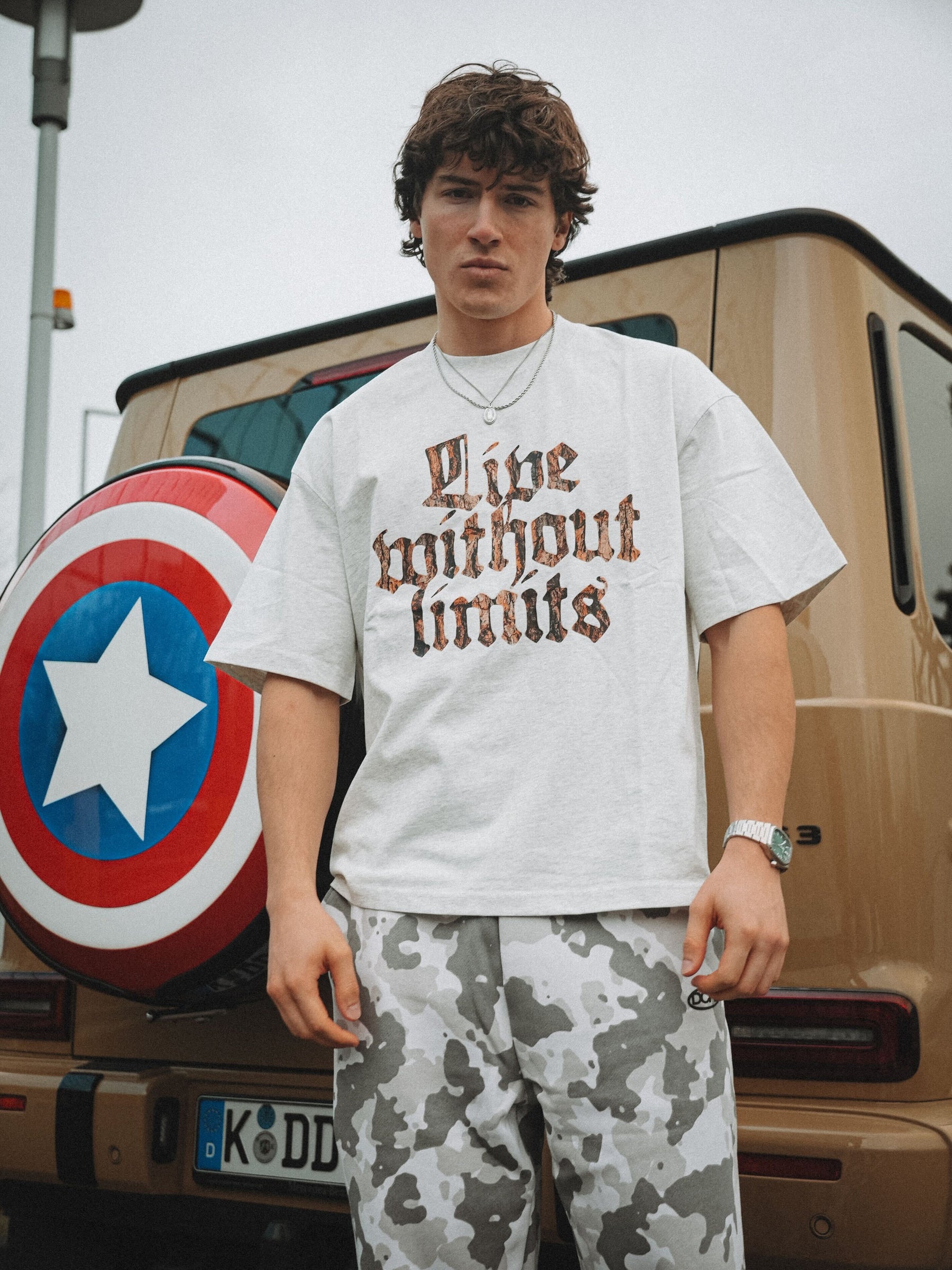 Decarba - The number one Vintage & Streetwear brand for men & women
