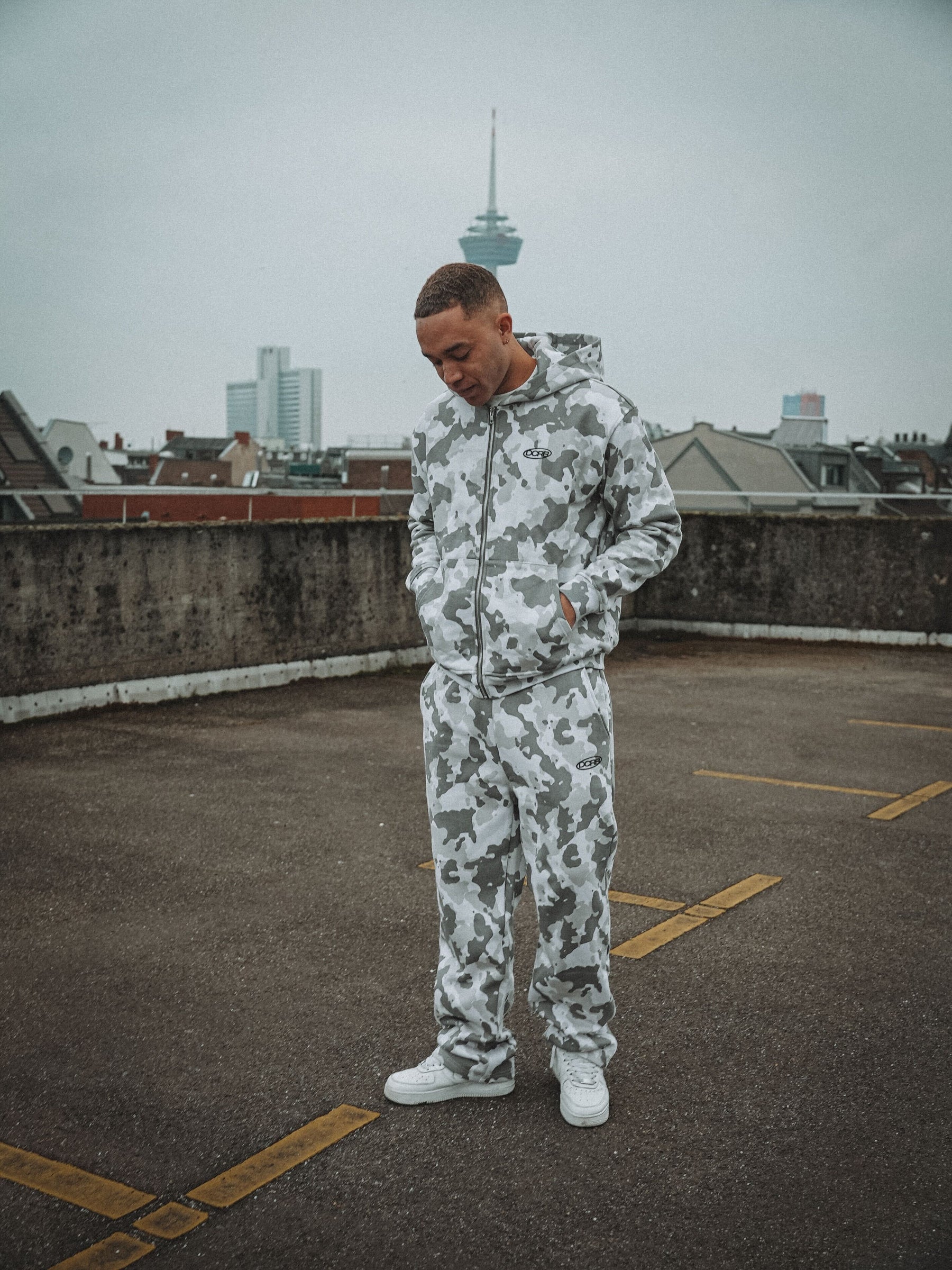 Decarba - The number one Vintage & Streetwear brand for men & women